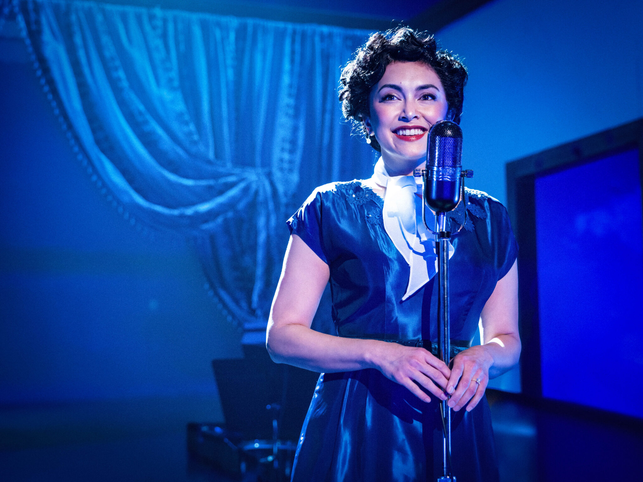 “Always Patsy Cline” – AROUND THE TOWN CHICAGO