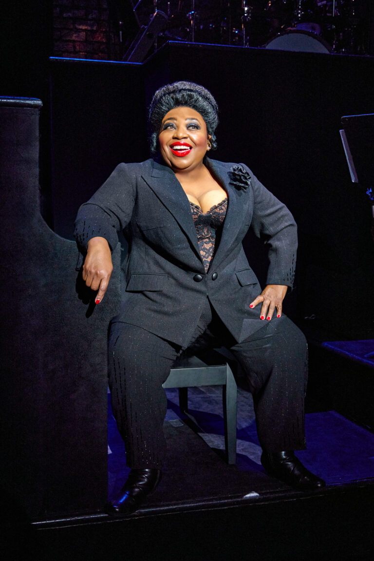 “Chicago , the Musical” Reviewed by Amy Menzel ( MILWAUKEE) – AROUND ...