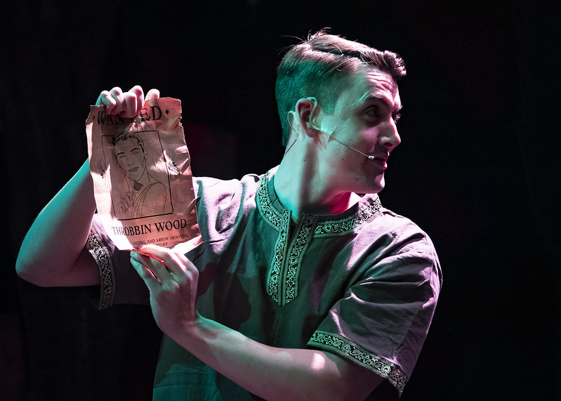 “Throbbin Wood” reviewed by Julia W. Rath – AROUND THE TOWN CHICAGO