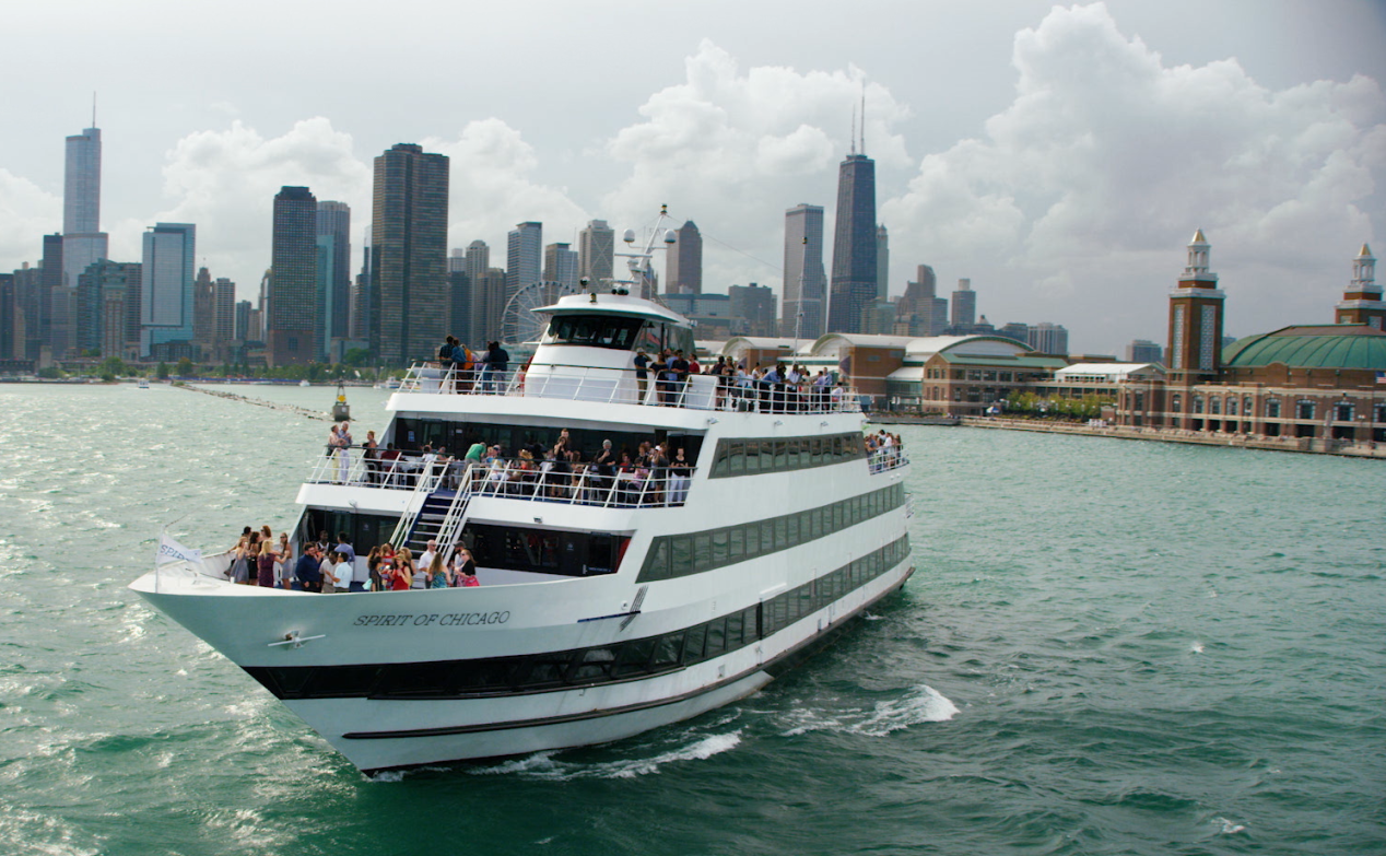 “Cruisin’ on Lake Michigan” – AROUND THE TOWN CHICAGO